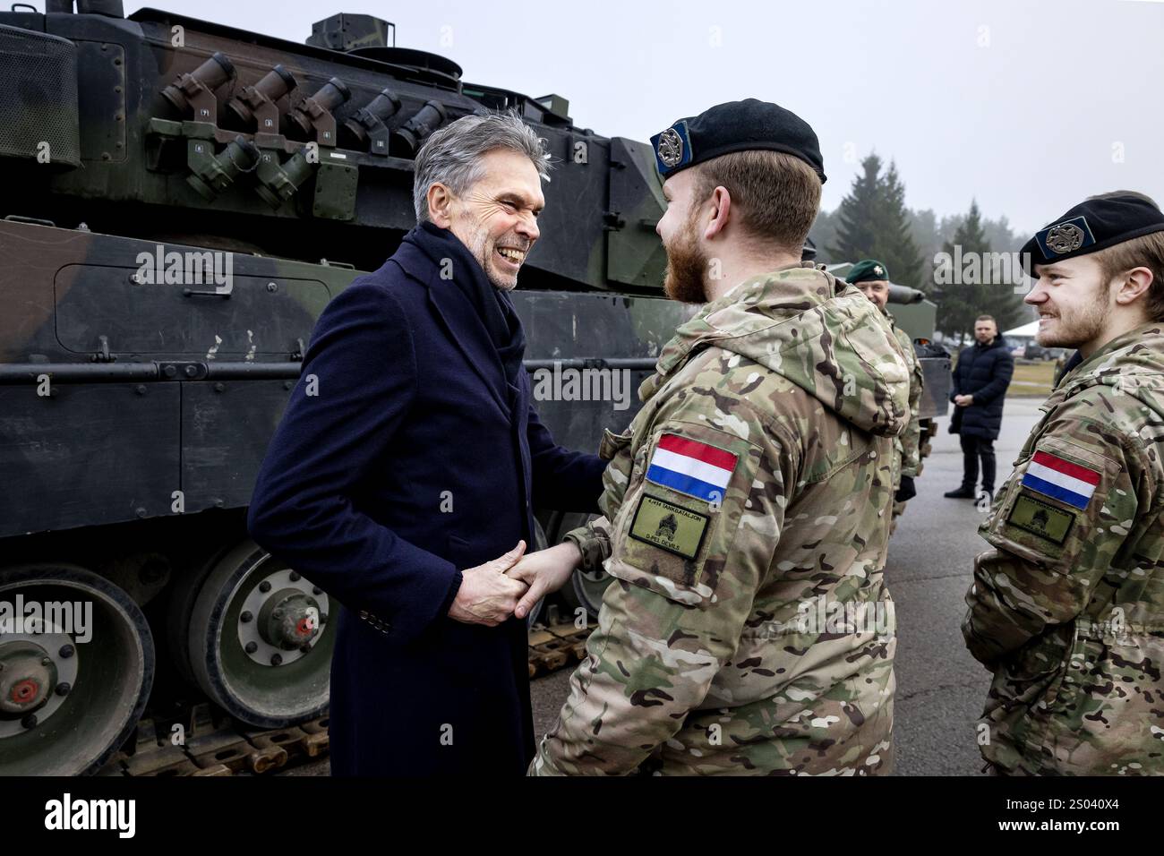 RUKLA - Prime Minister Dirk Schoof is visiting the military base in ...