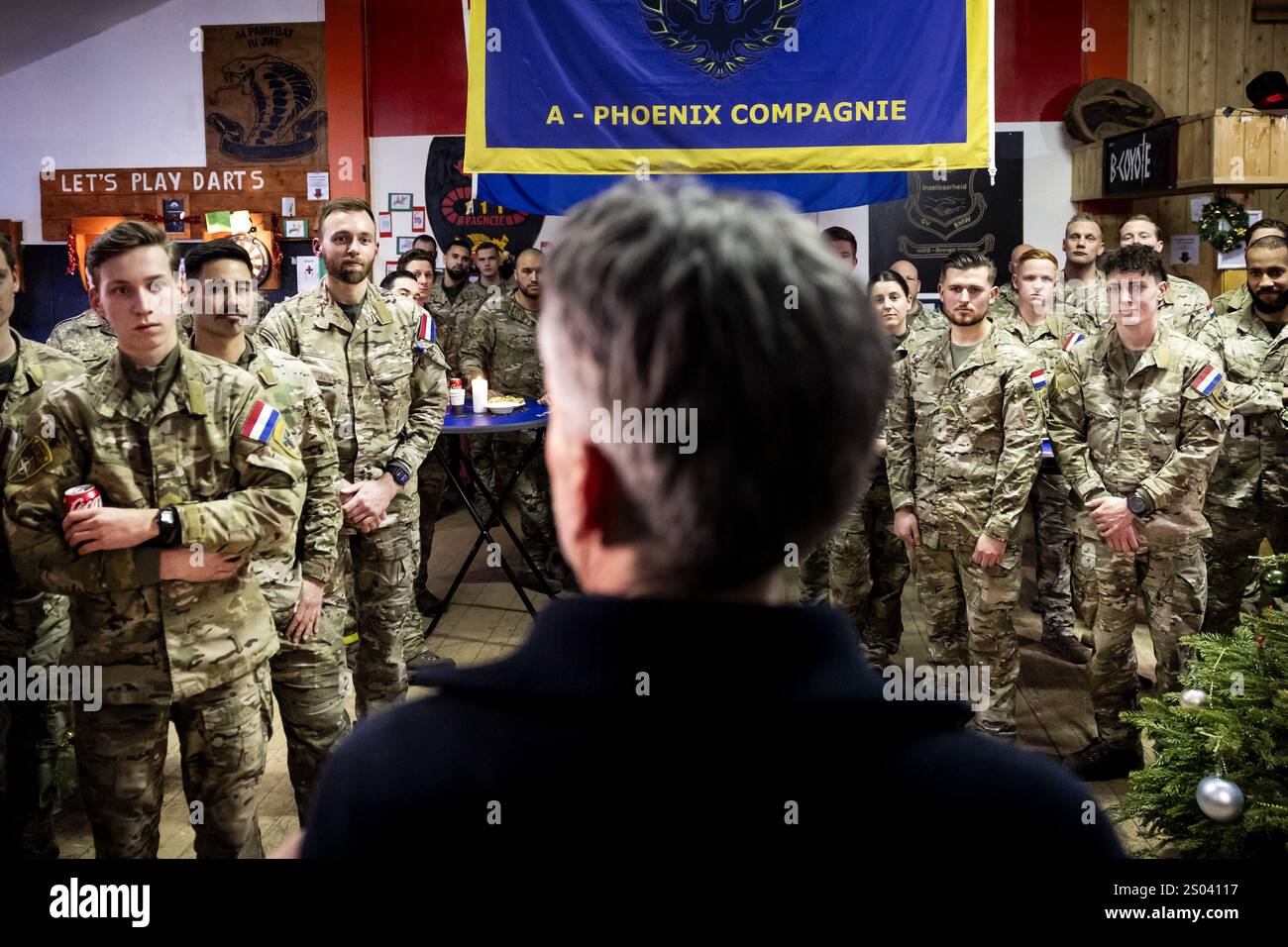 RUKLA - Prime Minister Dirk Schoof talks with Dutch military personnel ...