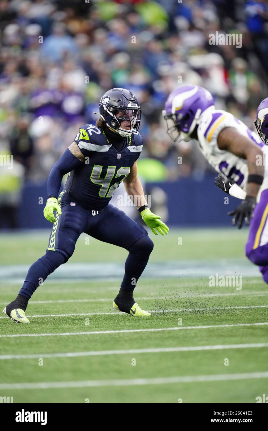 Seattle Seahawks linebacker Drake Thomas (42) gets set during an NFL ...