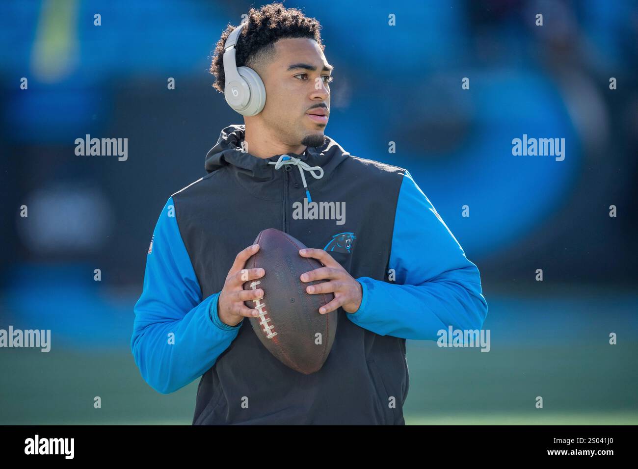 Carolina Panthers quarterback Bryce Young (9) warms up before an NFL ...