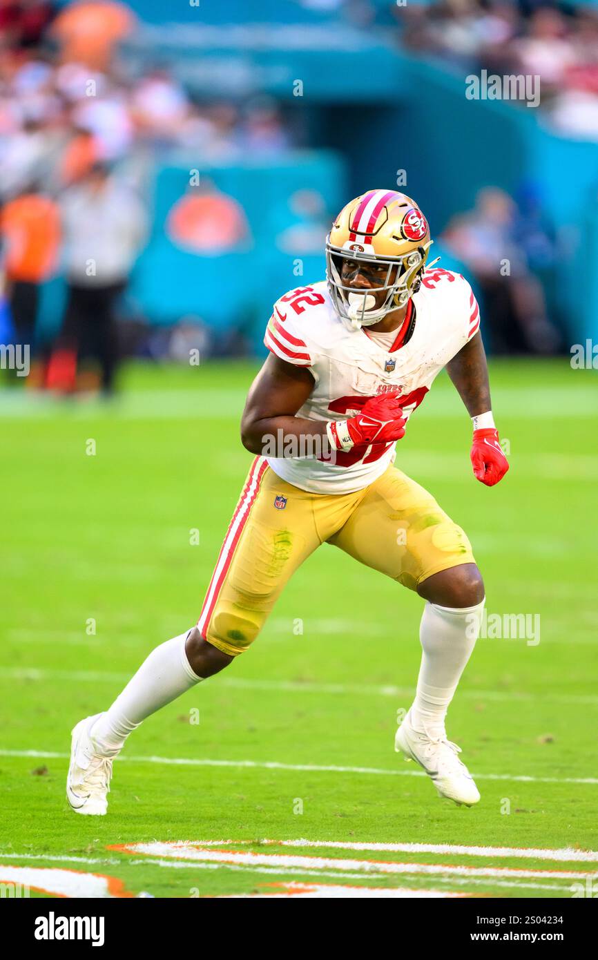San Francisco 49ers running back Patrick Taylor Jr. (32) runs a play ...