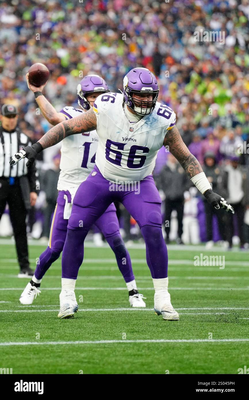 Minnesota Vikings guard Dalton Risner (66) looks to block during an NFL ...