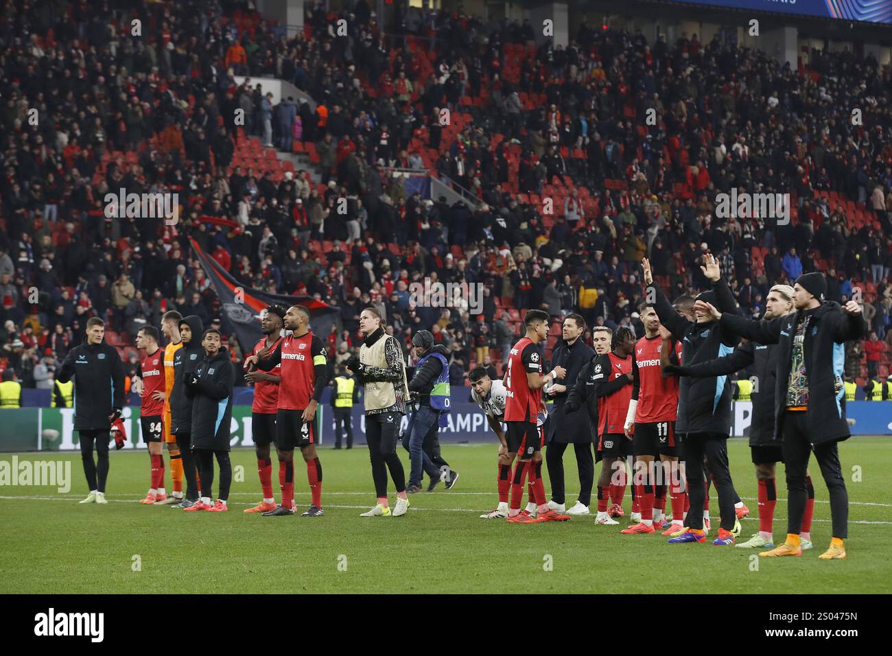 LEVERKUSEN - Leverkusen celebrates victory with fans during the UEFA ...
