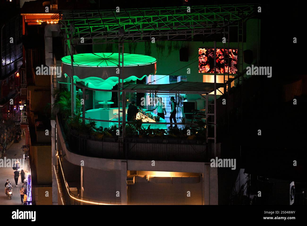 Thamel bar hi-res stock photography and images - Alamy