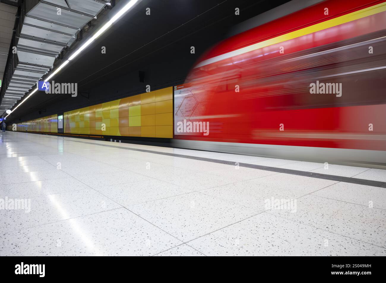 Underground arriving S-Bahn, train, class 420 in traffic red, platform ...