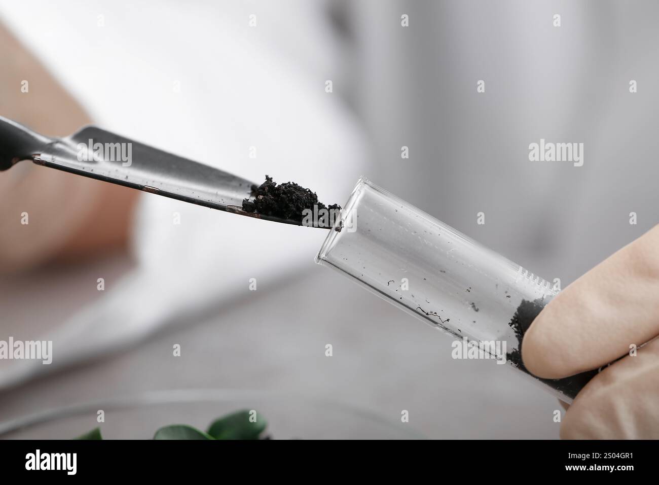Soil sample chemistry hi-res stock photography and images - Alamy