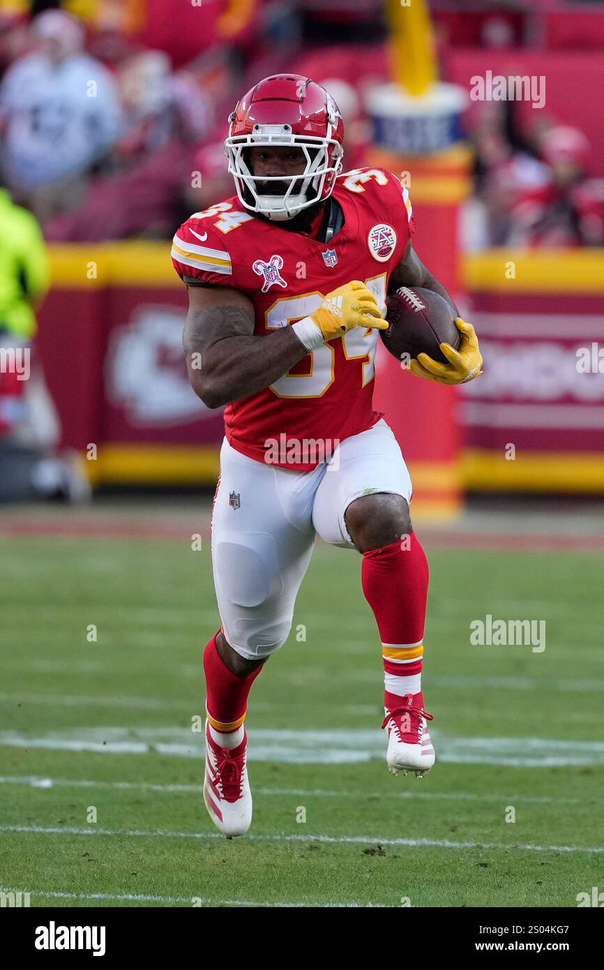 Kansas City Chiefs running back Samaje Perine runs during an NFL ...