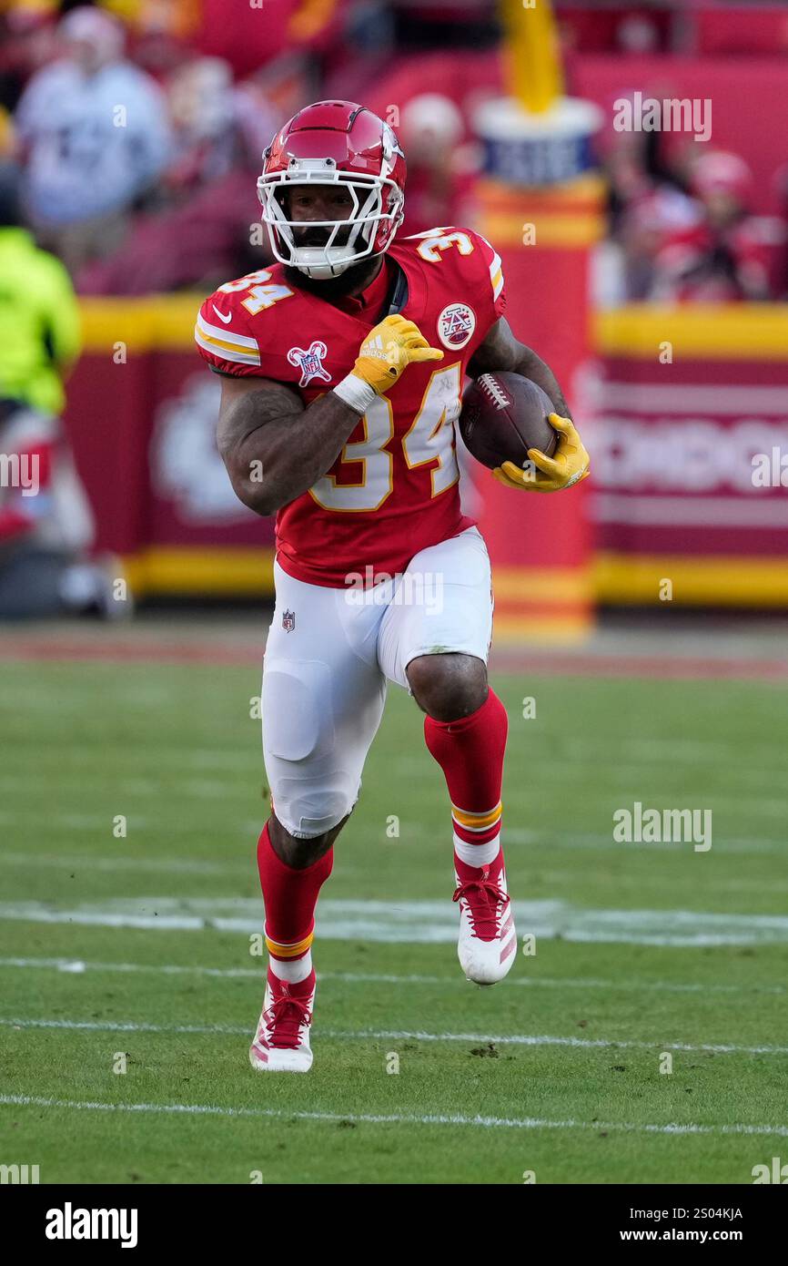 Kansas City Chiefs running back Samaje Perine runs during an NFL ...
