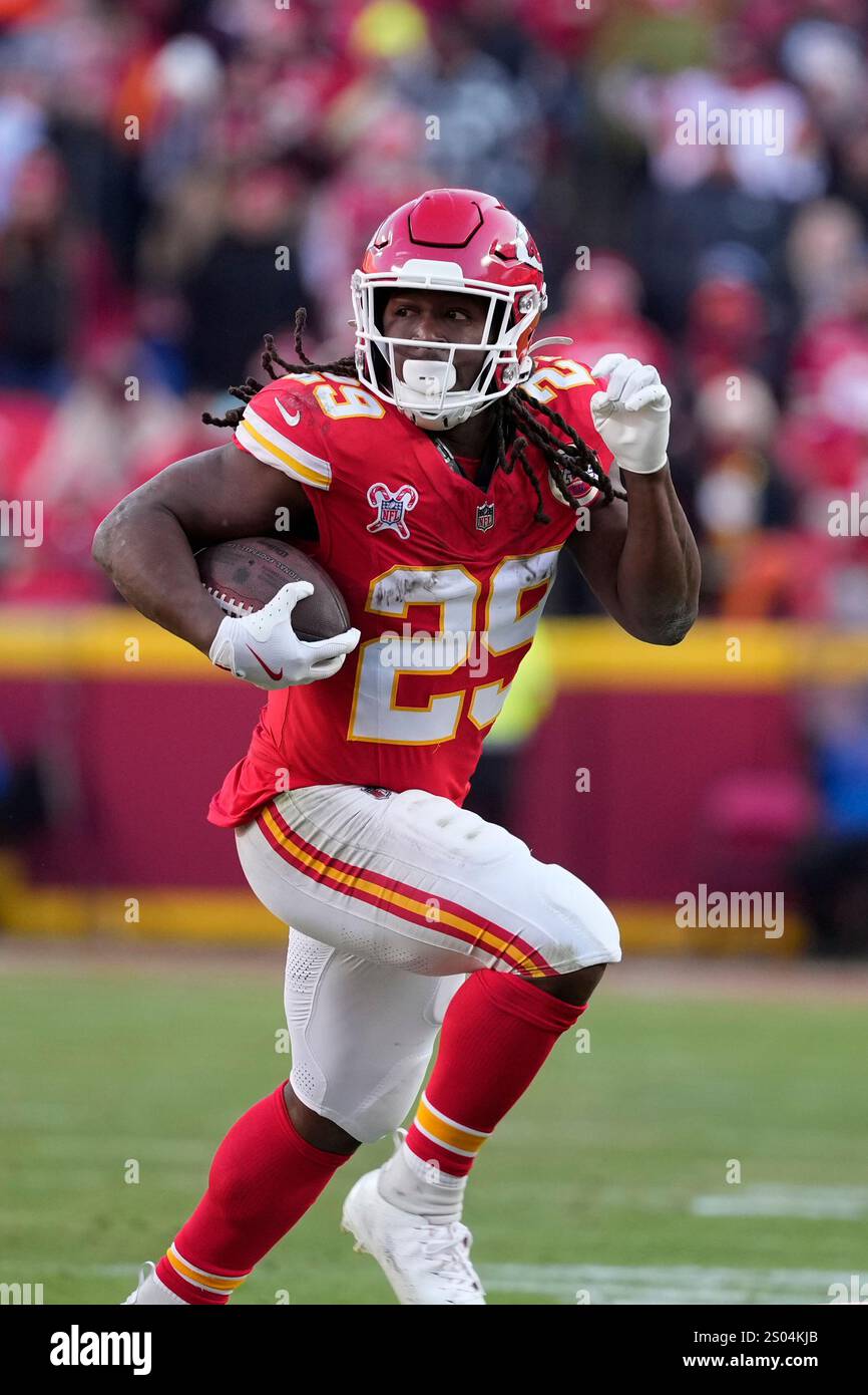Kansas City Chiefs running back Kareem Hunt run during an NFL football ...