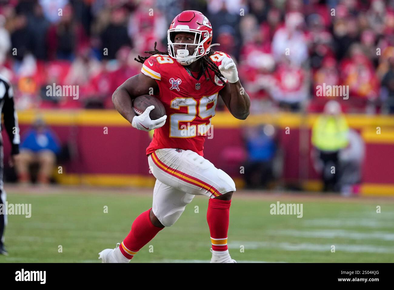 Kansas City Chiefs running back Kareem Hunt run during an NFL football ...