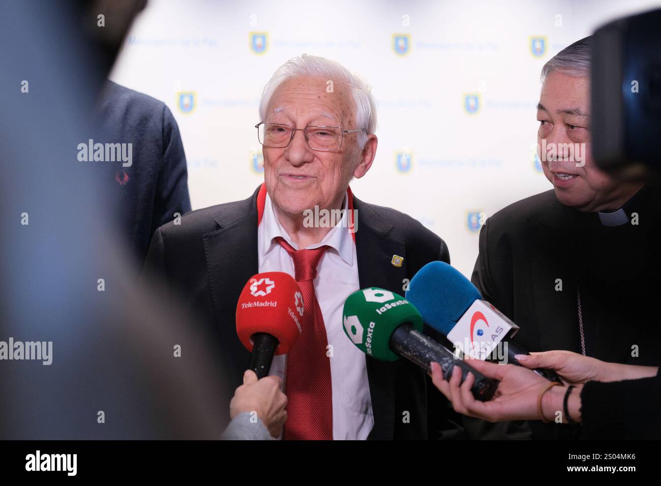 Father Angel during the solidarity Christmas dinner of Messengers of ...