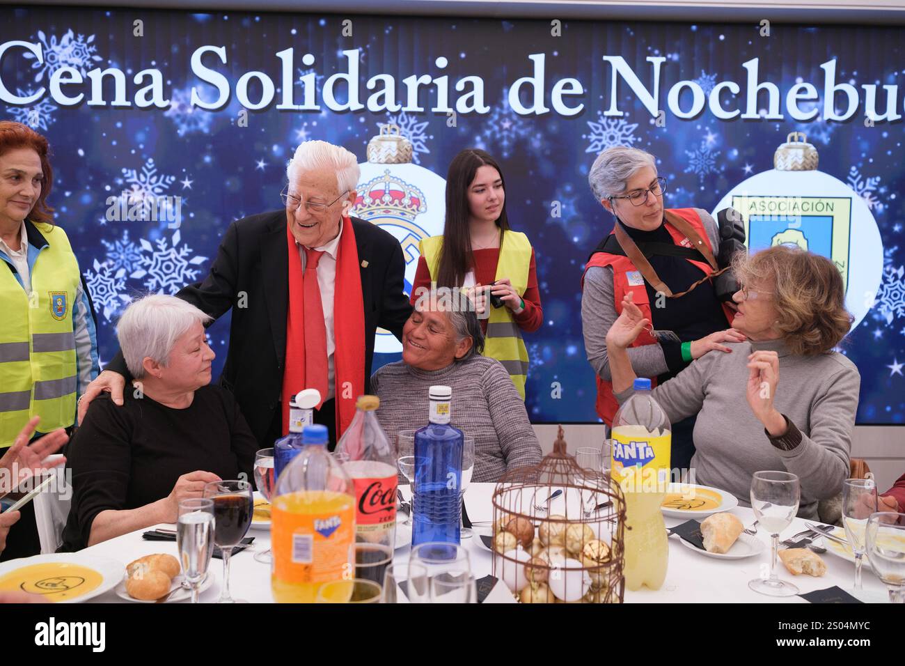 Father Angel during the solidarity Christmas dinner of Messengers of ...