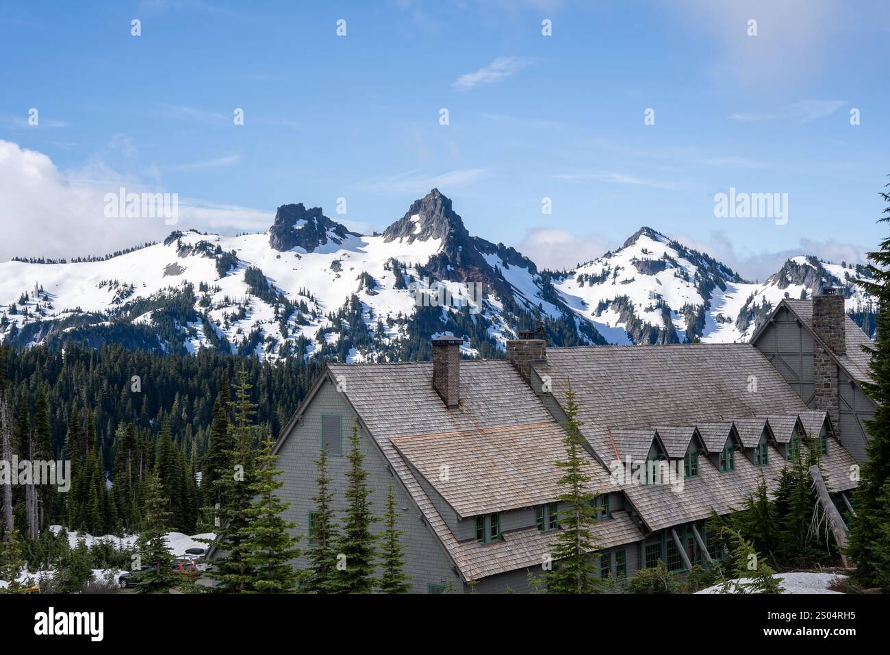 Paradise inn mount rainier national park hi-res stock photography and ...