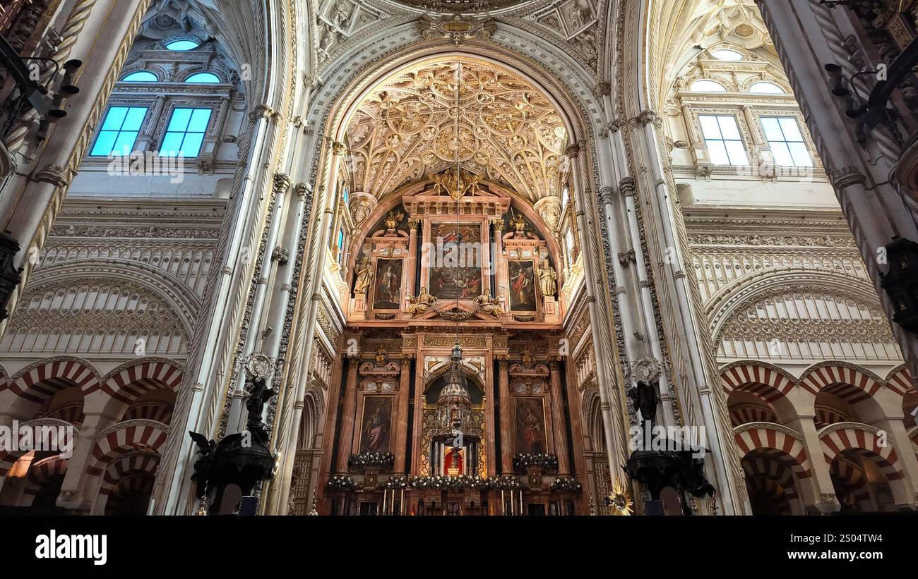 Main Chapel and Transept in Mosque–Cathedral of Córdoba: Gothic ...