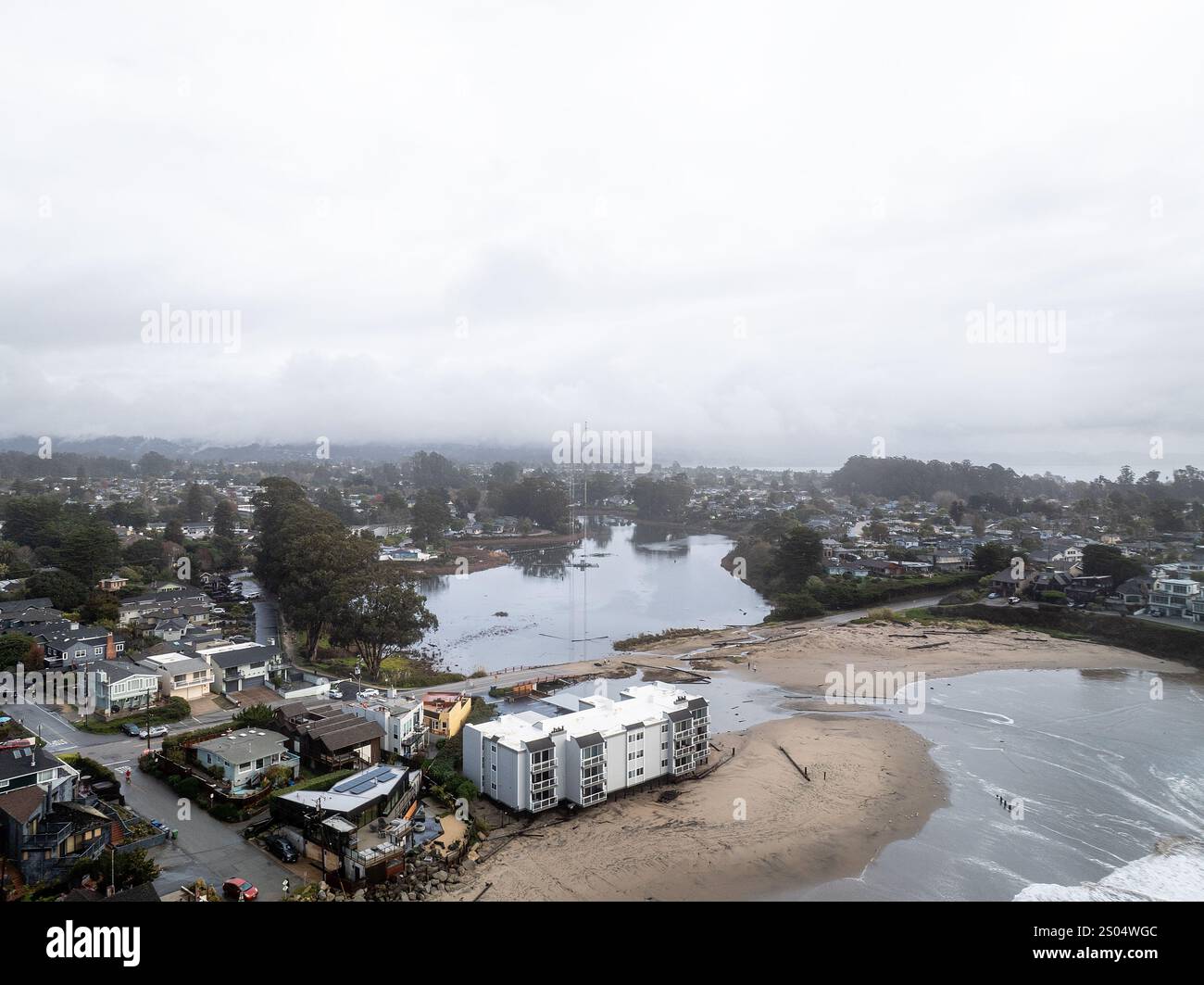 Santa Cruz, USA. 24th Dec, 2024. SANTA CRUZ, CA - DECEMBER 24: Aerial ...