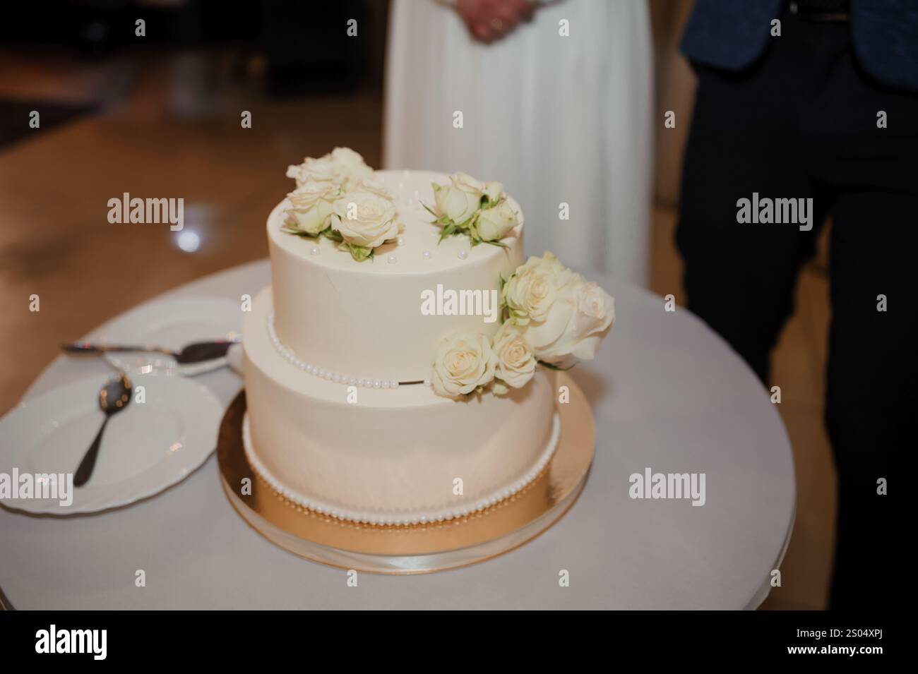 Stunning table fresh flowers elegant hi-res stock photography and ...