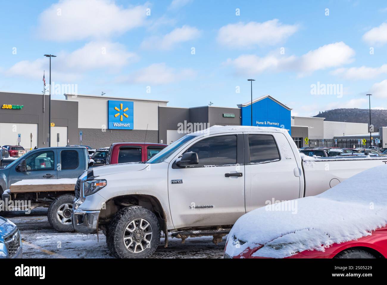 Cars parked in a Walmart parking lot in Conewango Township, Pennsylvania, USA Stock Photo - Alamy