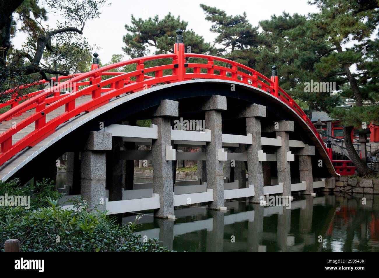 Sumiyoshi Taisha shrine protects Osaka port and the old imperial ...