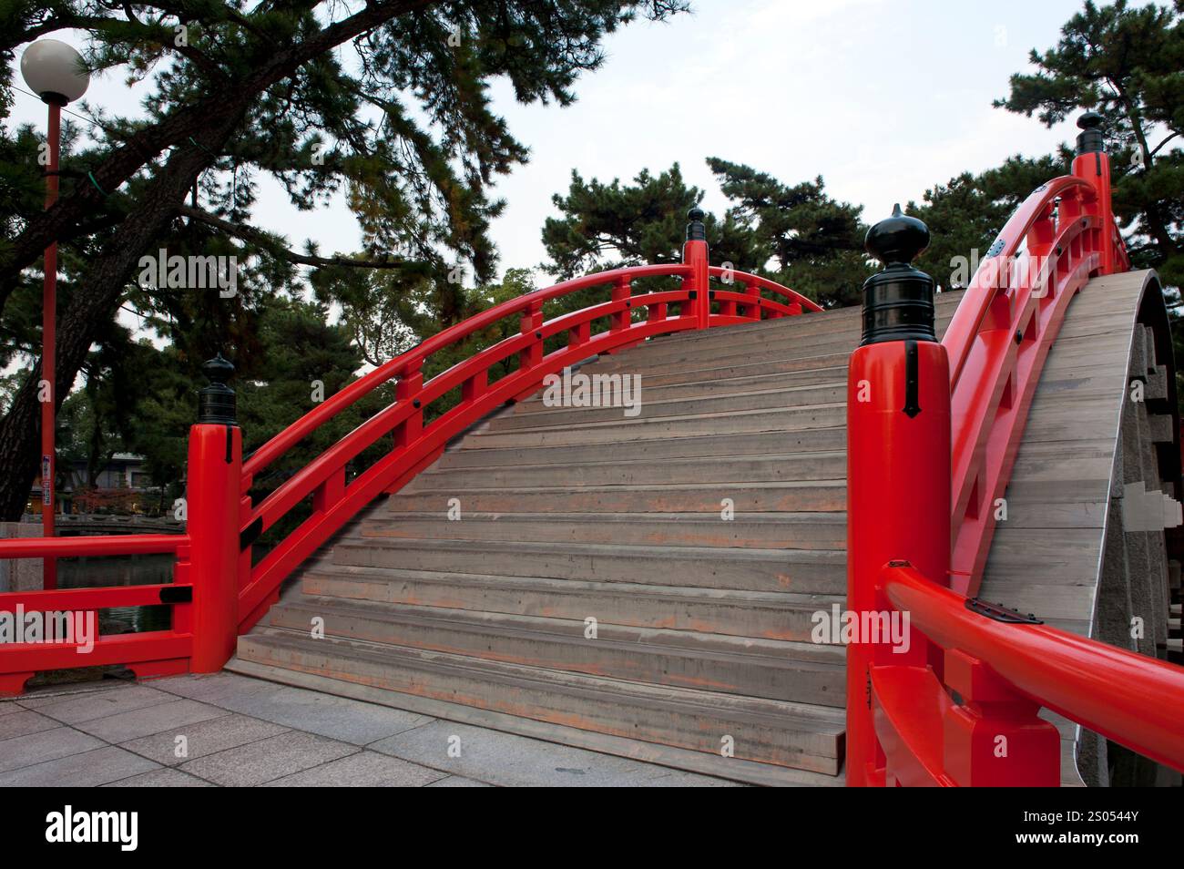 Sumiyoshi Taisha shrine protects Osaka port and the old imperial ...