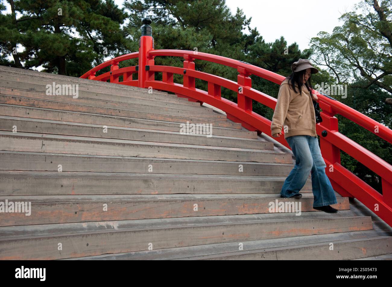 Sumiyoshi Taisha shrine protects Osaka port and the old imperial ...
