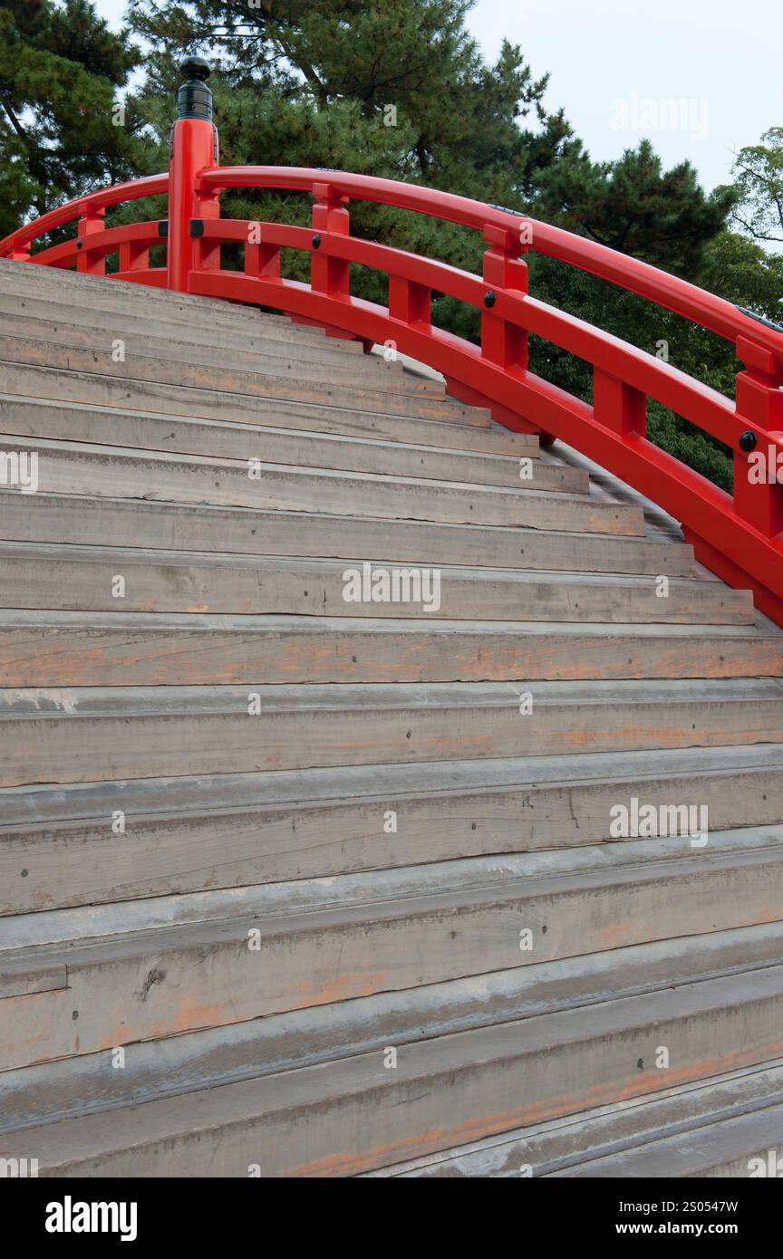 Sumiyoshi Taisha shrine protects Osaka port and the old imperial ...