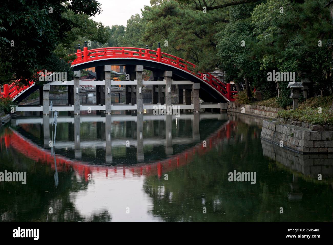 Sumiyoshi Taisha shrine protects Osaka port and the old imperial ...