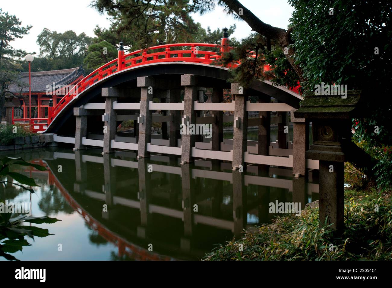 Sumiyoshi Taisha shrine protects Osaka port and the old imperial ...