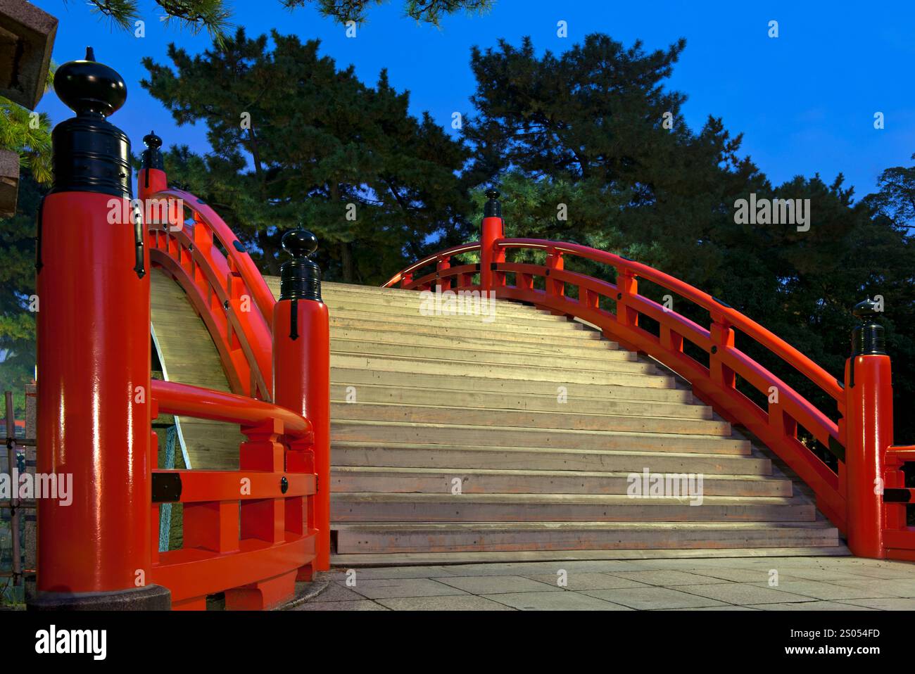 Sumiyoshi Taisha shrine protects Osaka port and the old imperial ...