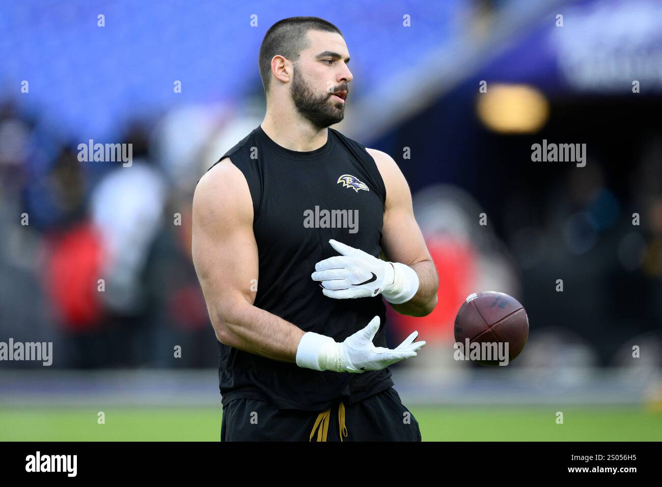 Baltimore Ravens tight end Mark Andrews (89) works out before an NFL ...