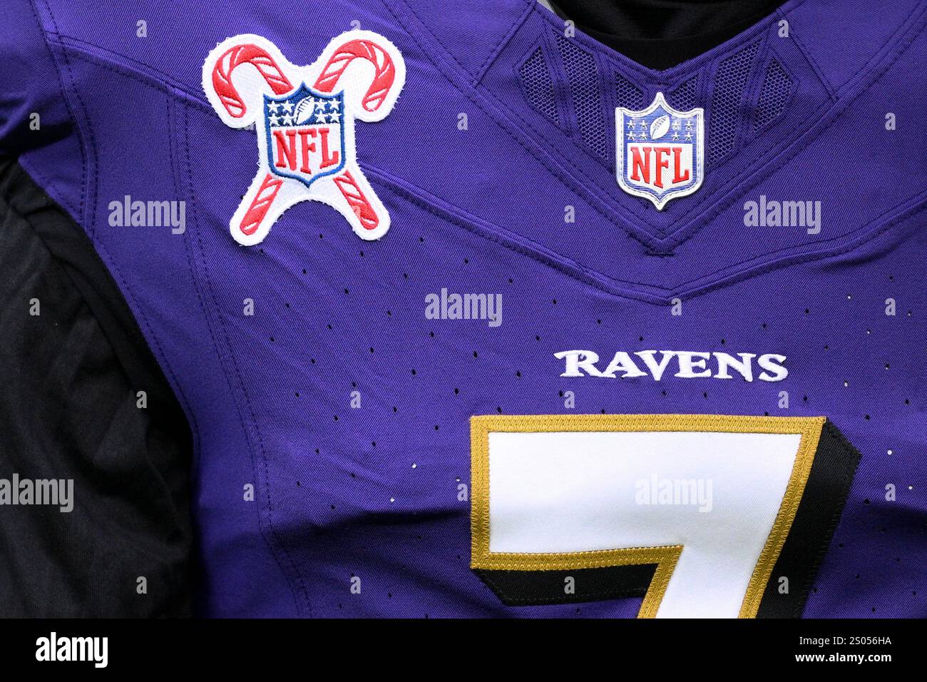 Baltimore Ravens wide receiver Rashod Bateman (7) works out before an ...