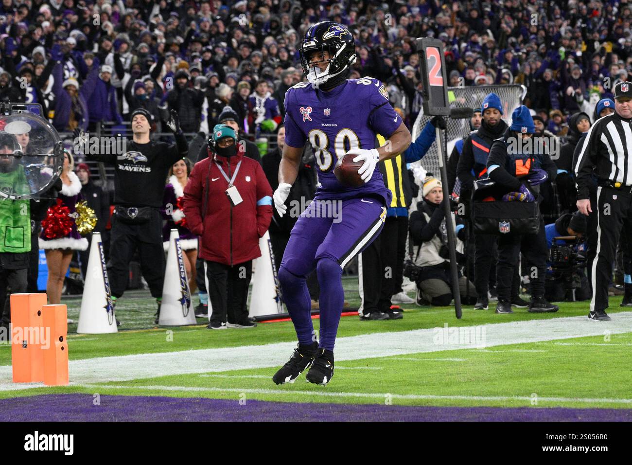 Baltimore Ravens tight end Isaiah Likely (80) scores a touchdown during ...