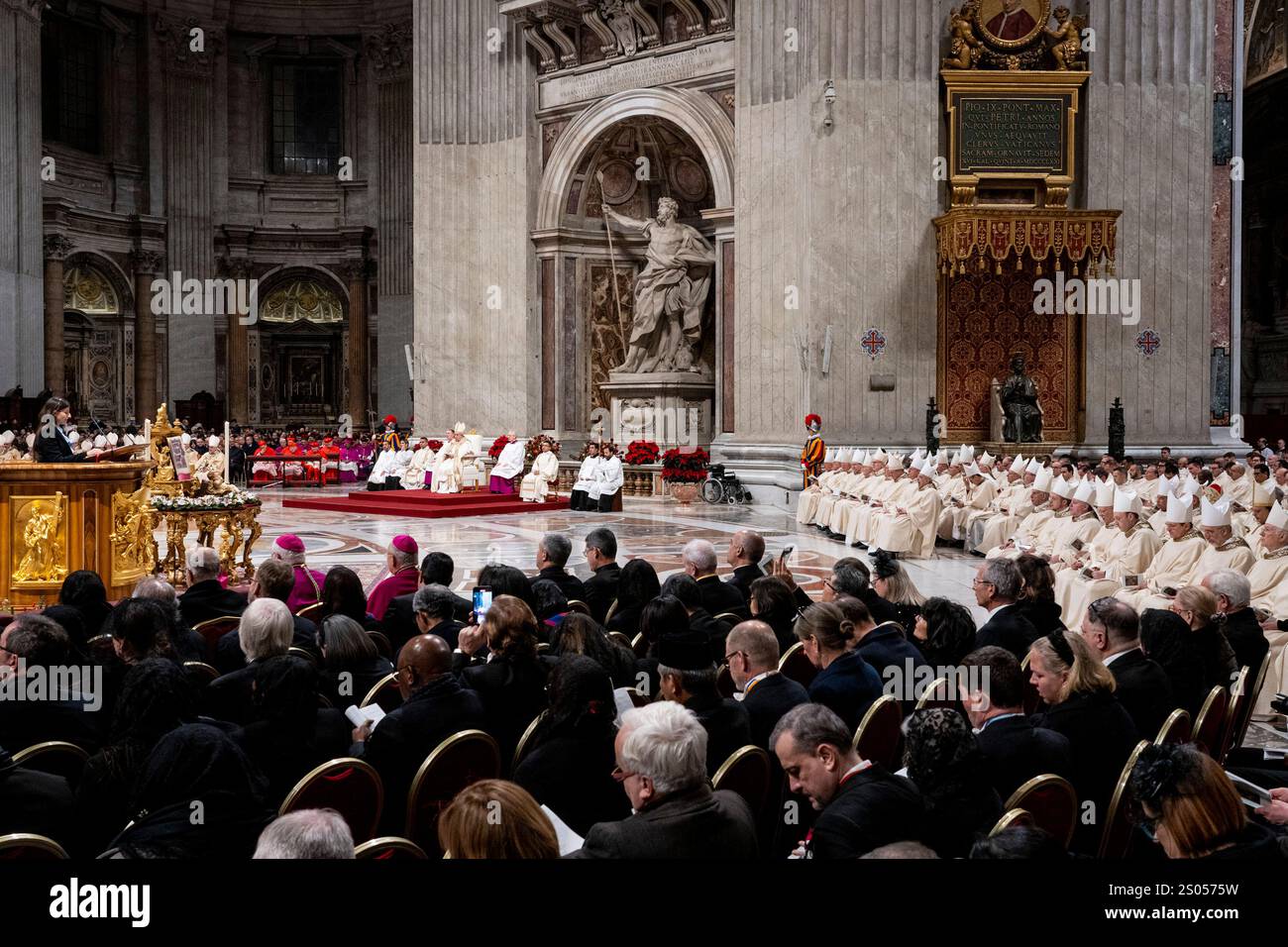 Vatican, Vatican. 24th Dec, 2024. General view of the inside of St ...