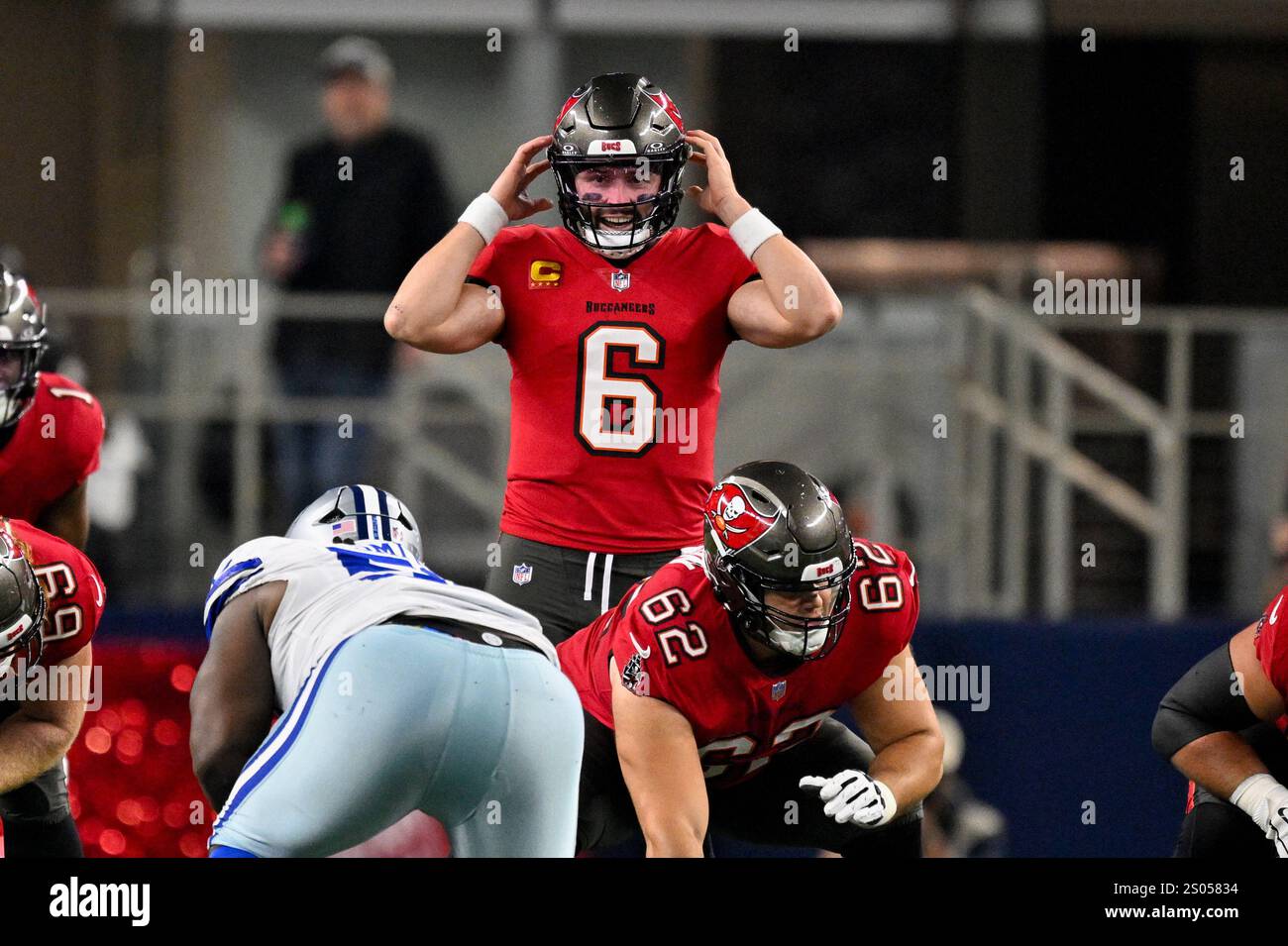 Tampa Bay Buccaneers quarterback Baker Mayfield (6) sets the play at ...