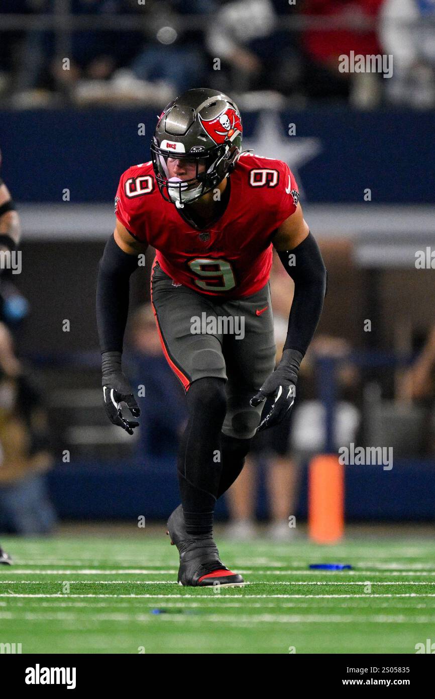Tampa Bay Buccaneers linebacker Joe Tryon-Shoyinka (9) rushes during an ...
