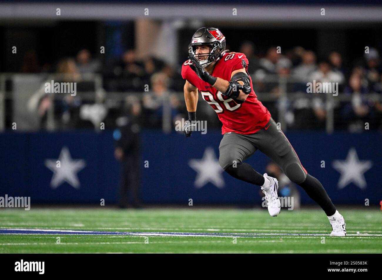 Tampa Bay Buccaneers linebacker Anthony Nelson (98) rushes during an ...