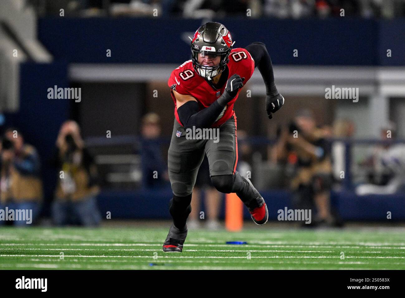 Tampa Bay Buccaneers linebacker Joe Tryon-Shoyinka (9) rushes during an ...