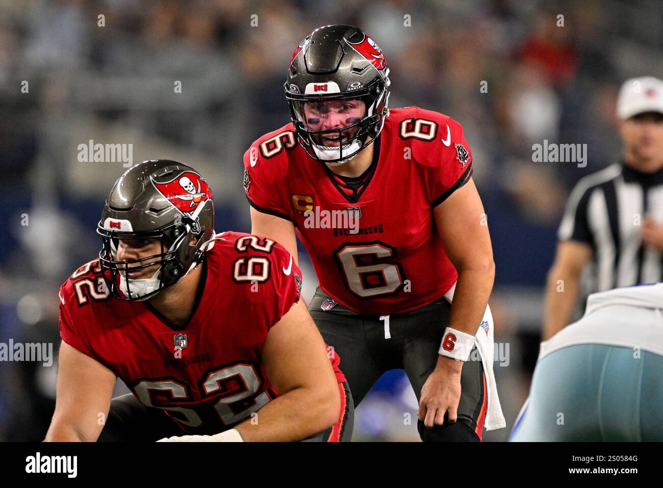 Tampa Bay Buccaneers quarterback Baker Mayfield (6) prepares to take ...