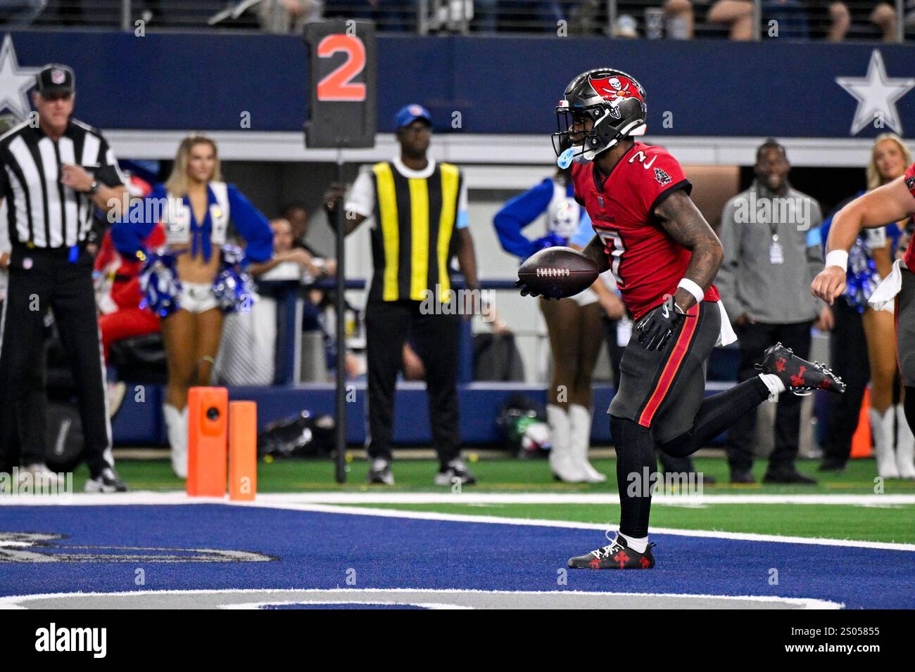 Tampa Bay Buccaneers running back Bucky Irving (7) scores a touchdown ...