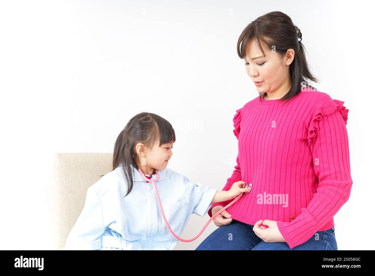 Mother daughter children hospital hi-res stock photography and images ...