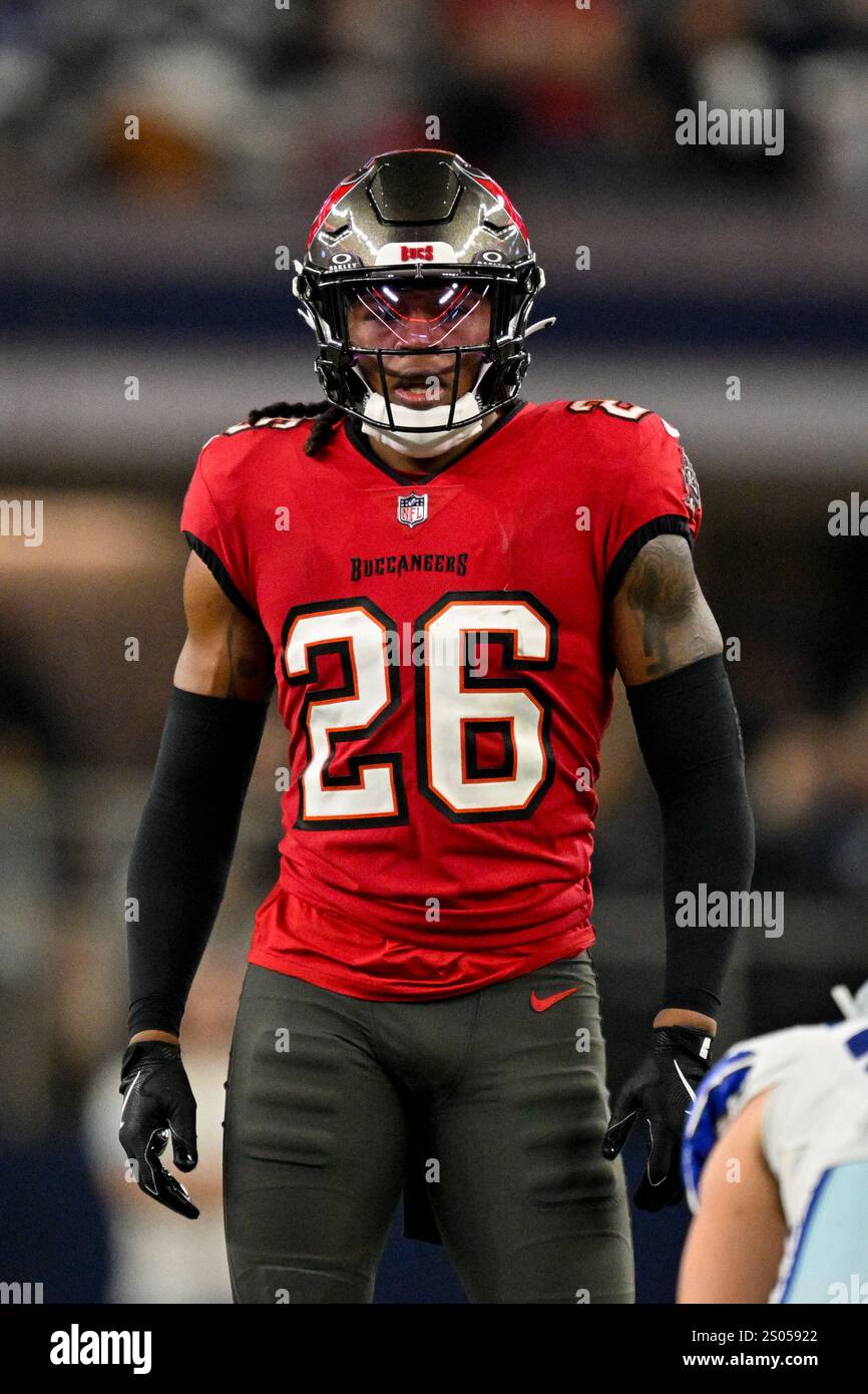Tampa Bay Buccaneers safety Kaevon Merriweather (26) gets into position ...