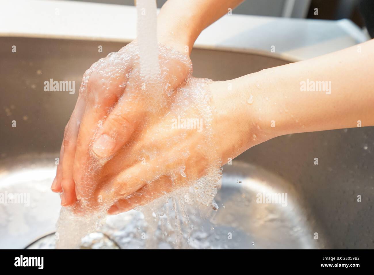 Cleaning dirty kitchen sink care hi-res stock photography and images ...