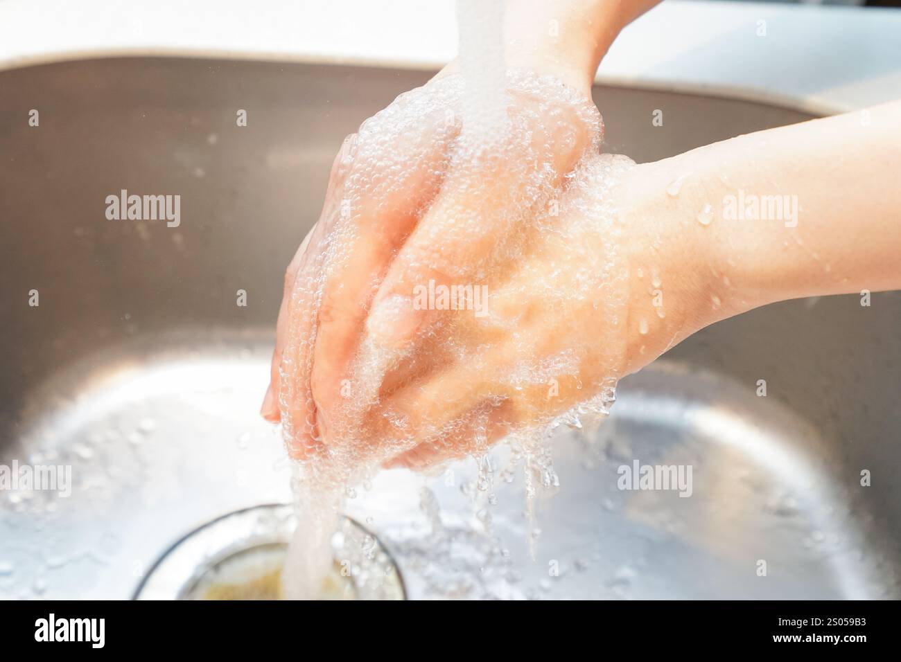 Cleaning dirty kitchen sink care hi-res stock photography and images ...