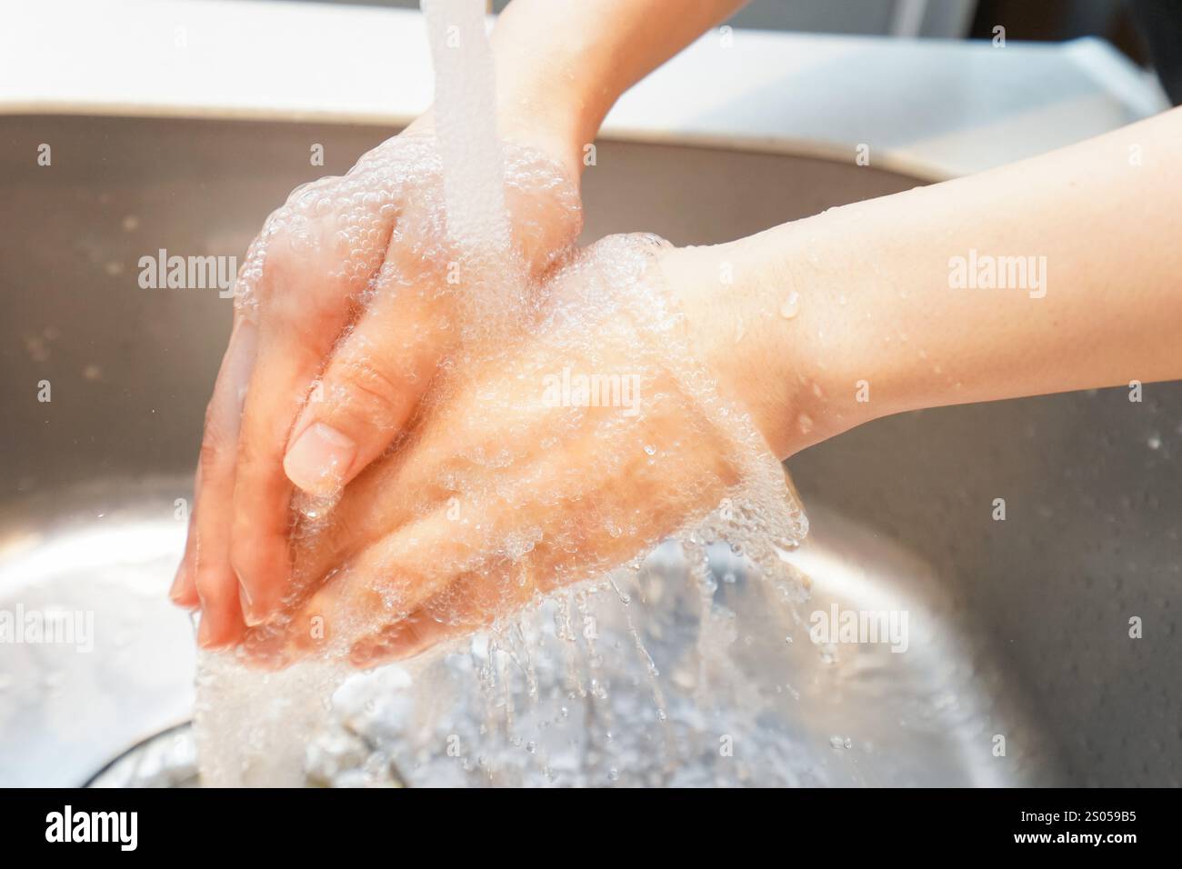 Cleaning dirty kitchen sink care hi-res stock photography and images ...