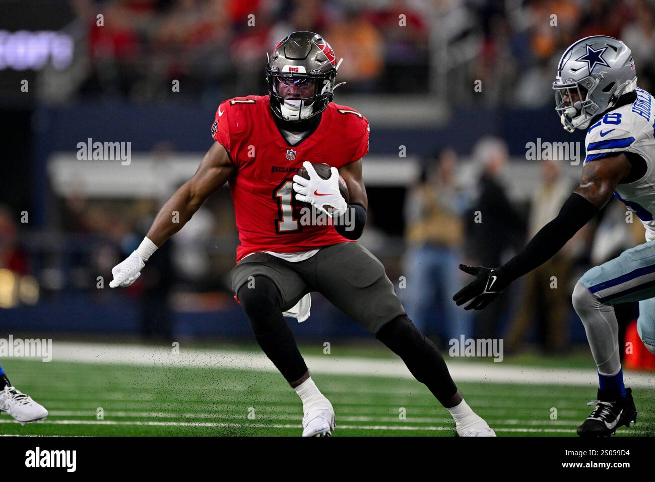 Tampa Bay Buccaneers running back Rachaad White (1) runs with the ball ...
