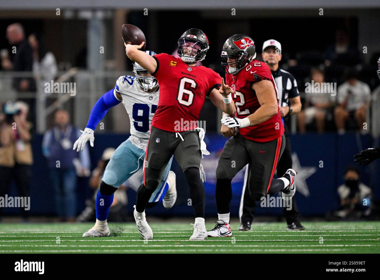 Tampa Bay Buccaneers quarterback Baker Mayfield (6) passes the ball ...