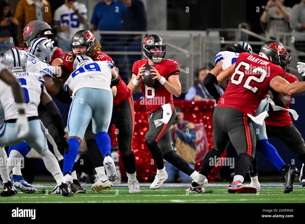 Tampa Bay Buccaneers quarterback Baker Mayfield (6) drops back to pass ...