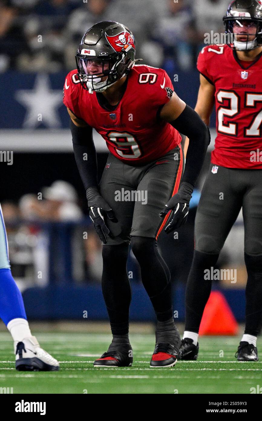 Tampa Bay Buccaneers linebacker Joe Tryon-Shoyinka (9) gets into ...