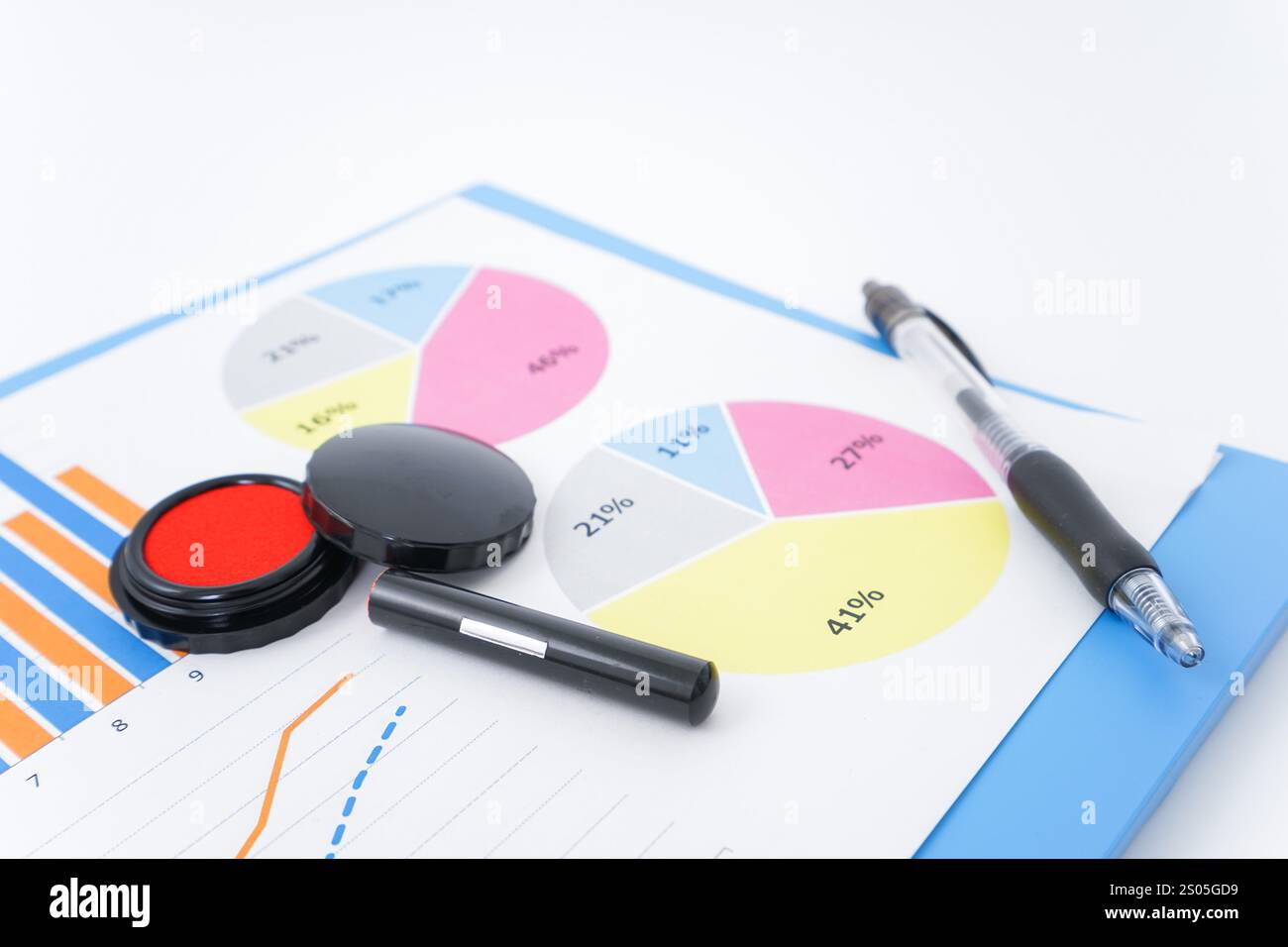 Contract image hi-res stock photography and images - Alamy