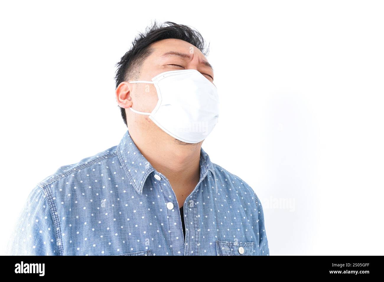Man with a cold Stock Photo - Alamy