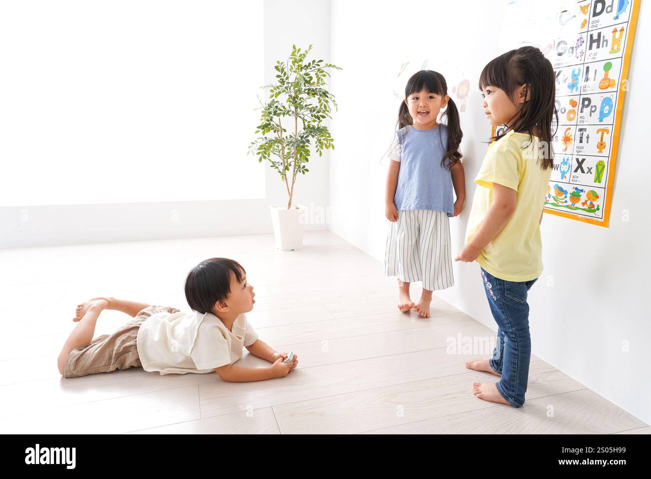 Child's English class Stock Photo - Alamy